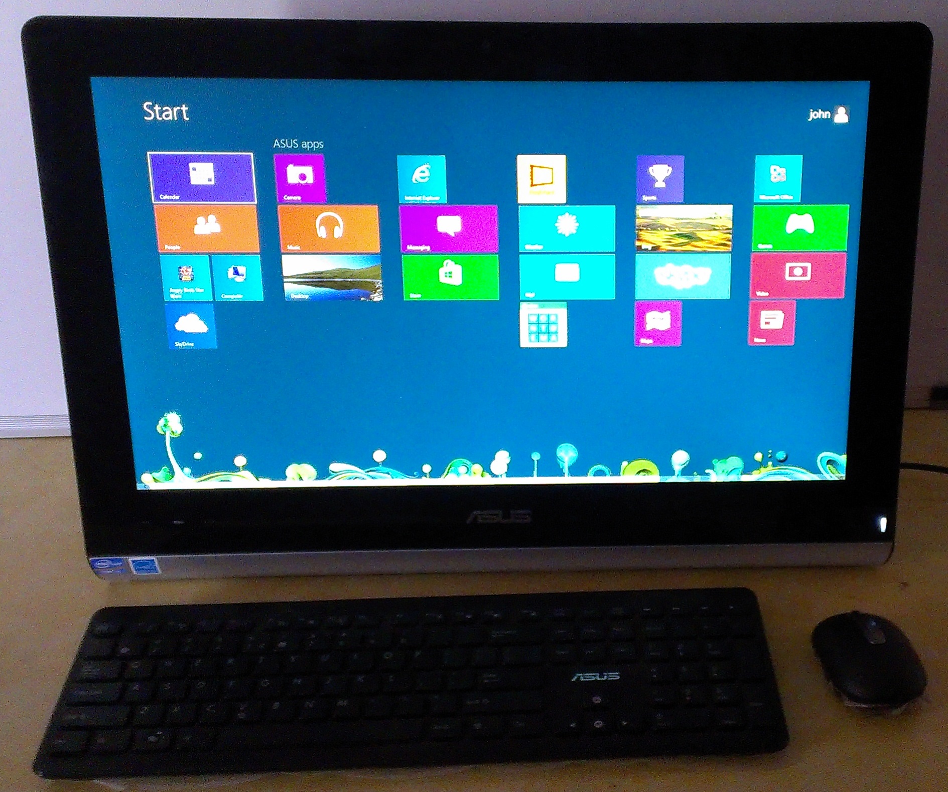 ASUS All in One PC ET2220IUTI- B043KAIO Hands On Review - thetecnica