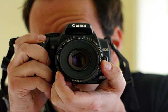 Camera Buying Guide: 7 Things to Consider when Buying a New Camera