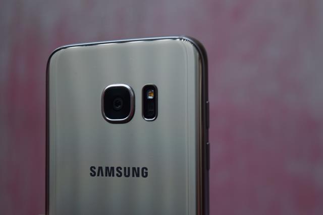 The Samsung Galaxy S7 Edge Review | Beebom