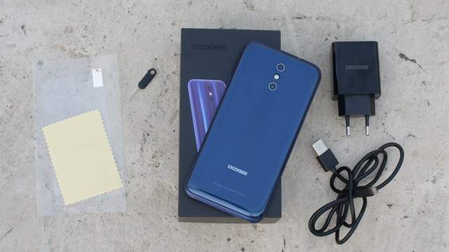 Doogee BL5000 Review: Underwhelming With Few Redeeming Features | Beebom