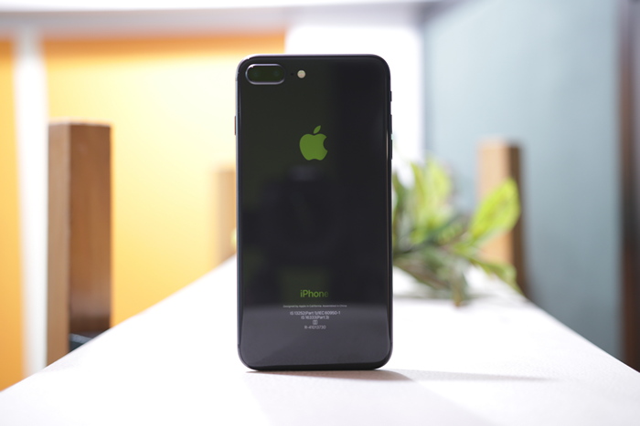 Apple iPhone 8 Plus Review: Evolution Over Revolution | Beebom