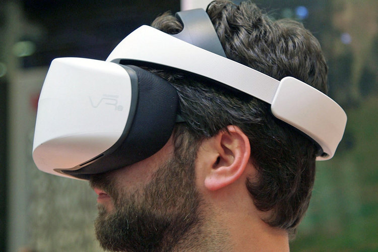 Huawei Shows Off The VR 2 Virtual Reality Headset At CES 2018 | Beebom