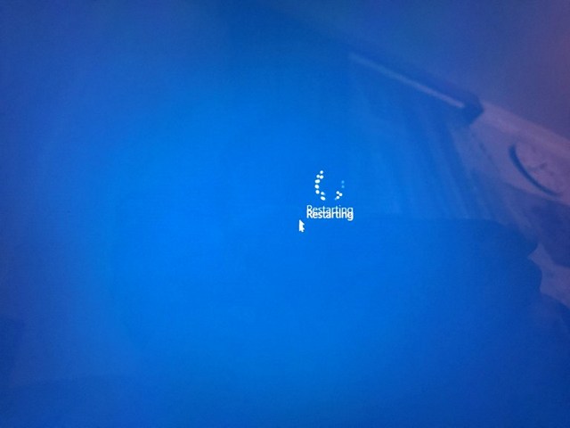 Surface Pro 4's 'Screen Flickering' Issue May Have a Bizarre (Temporary ...