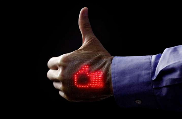 Researchers Have Created e-Skin That Shows Vital Signs in Real Time