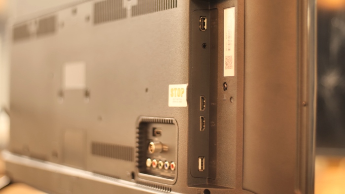 TCL iFFALCON F2 Smart TV Review: A Bang for Your Buck Smart TV | Beebom