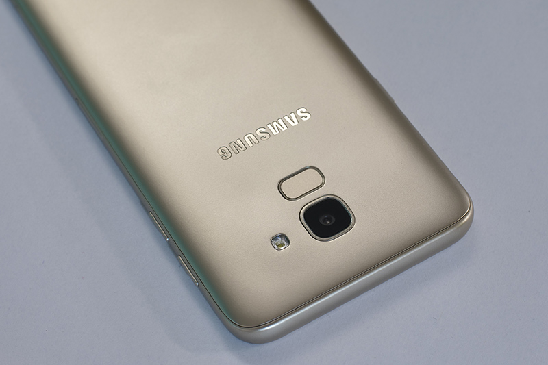 Galaxy J6 Review: Surprising Performance With Camera on a Diet | Beebom