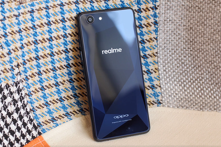 Realme 1 Review: A Promising Yet Flawed Smartphone | Beebom