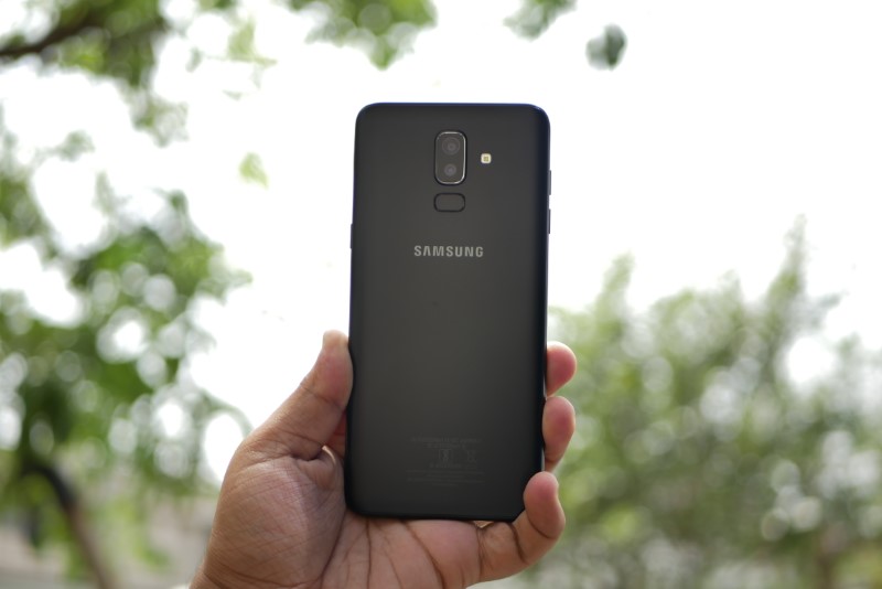 Samsung Galaxy J8 Review: Worth the Price? | Beebom