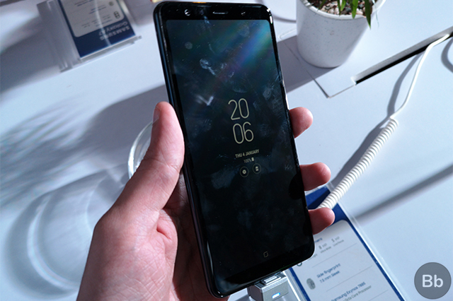 Samsung Galaxy A7 (2018) Hands-On Review: Triple Cameras, Sweet Price