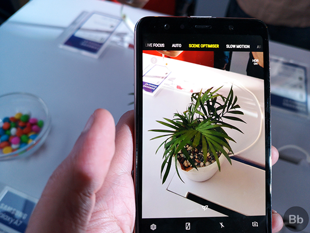 Samsung Galaxy A7 (2018) Hands-On Review: Triple Cameras, Sweet Price