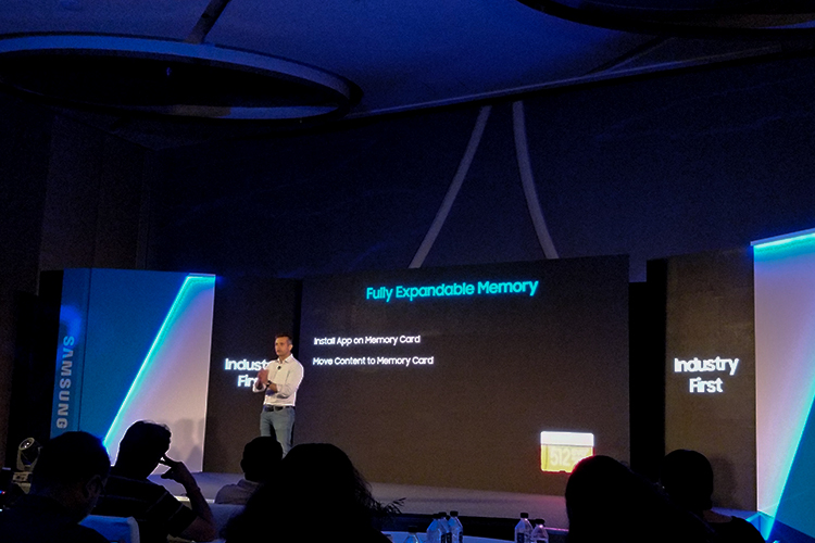 Samsung Galaxy A7 (2018) Is First Phone With Fully Expandable Memory