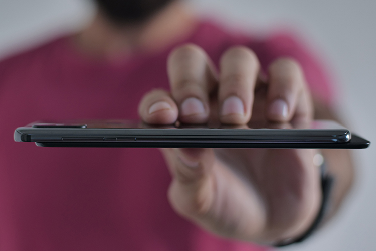 Xiaomi Mi Mix 3 Is Bulky And Fragile, Thanks to the Sliding Front Camera