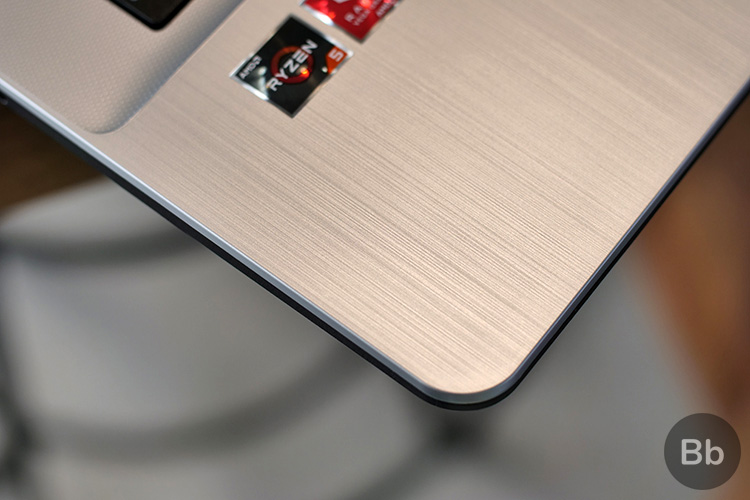 Asus VivoBook X505 Review: A Versatile Machine Thanks to AMD Ryzen