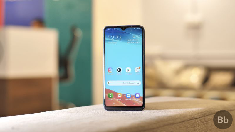 Samsung Galaxy M10 Review: Can It Bring Samsung's Mojo Back? | Beebom