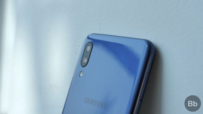 Samsung Galaxy M10 Review: Can It Bring Samsung's Mojo Back? | Beebom