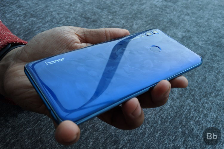 Honor 10 Lite Review: A Good Phone Let Down by Poor Cameras | Beebom