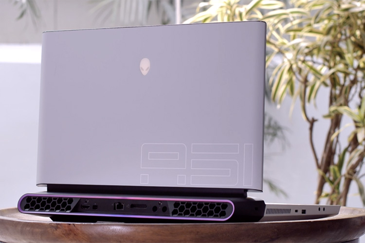 Alienware Area 51m Review: Modularity Never Looked this Good | Beebom