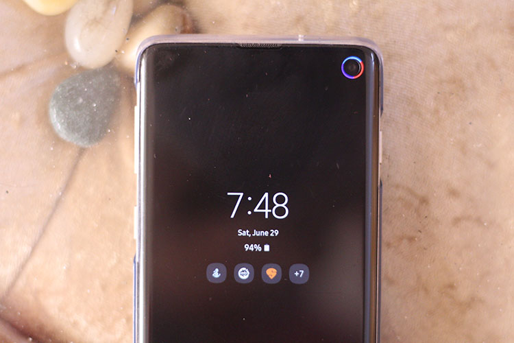 This App Brings a Notification LED to the Galaxy S10 | Beebom