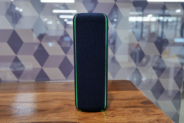 Sony SRS-XB32 Bluetooth Speaker Review | Beebom
