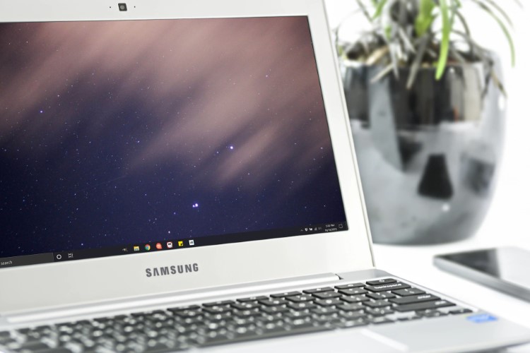 How to Center Taskbar Icons on Windows 10 | Beebom