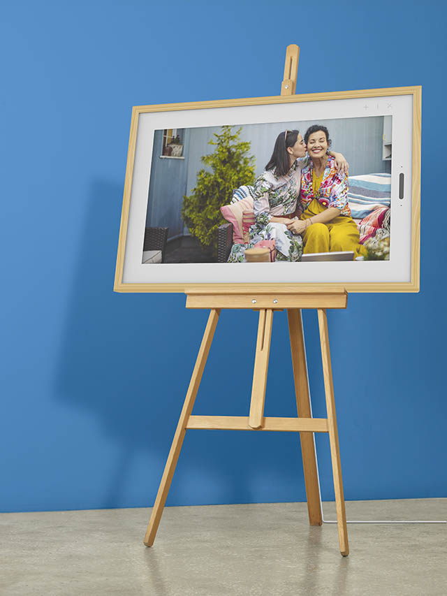 CES 2020: Lenovo's Smart Frame is a Digital Photo Frame with AI