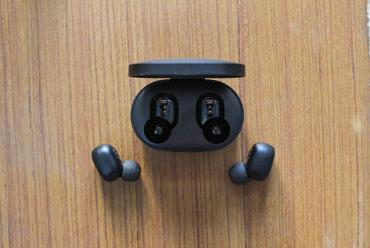 Redmi Earbuds S Review: Truly Wireless Freedom Under ₹2,000 | Beebom