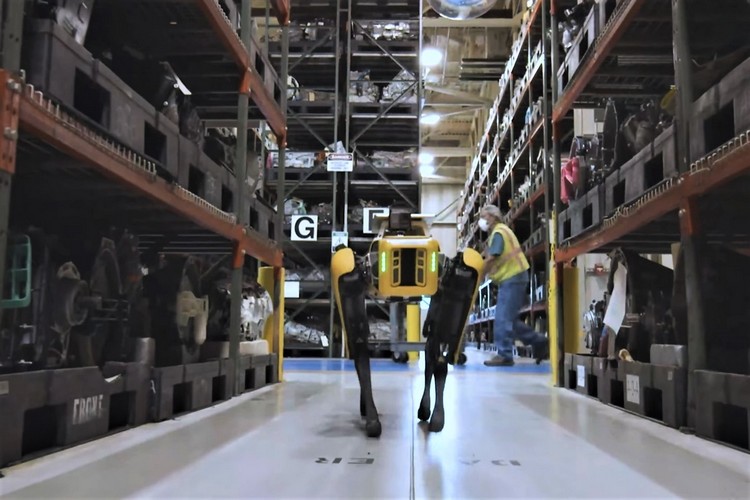 Ford Deploys Boston Dynamics "Robot Dogs" to Scan Its Facility | Beebom