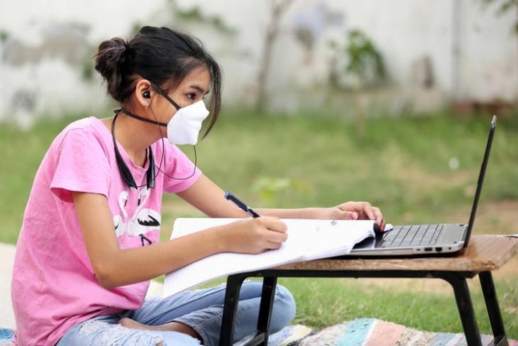 27% Students Do Not Have Smartphones or Laptops to Attend Online ...