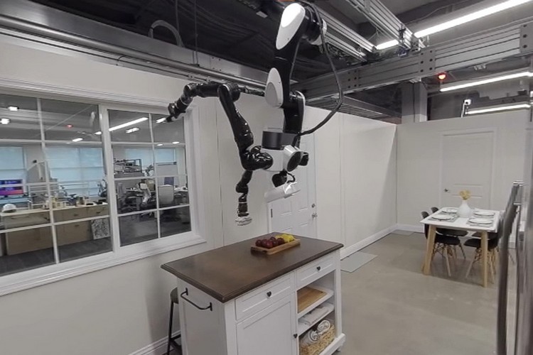 Toyota Built a "Robotic Ceiling-Assistant" to Ease the Life of the ...