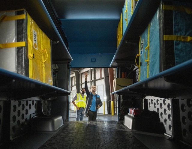 Amazon Unveils Its First Custom Electric Delivery Vehicle | Beebom