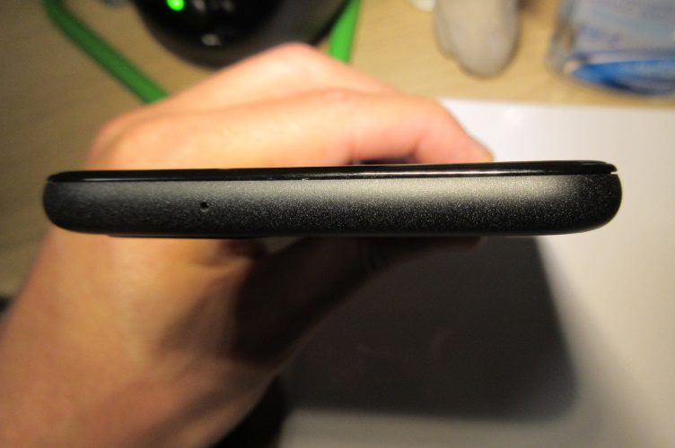 Pixel 5 Screen Gap is "a Normal Part of the Design": Google | Beebom