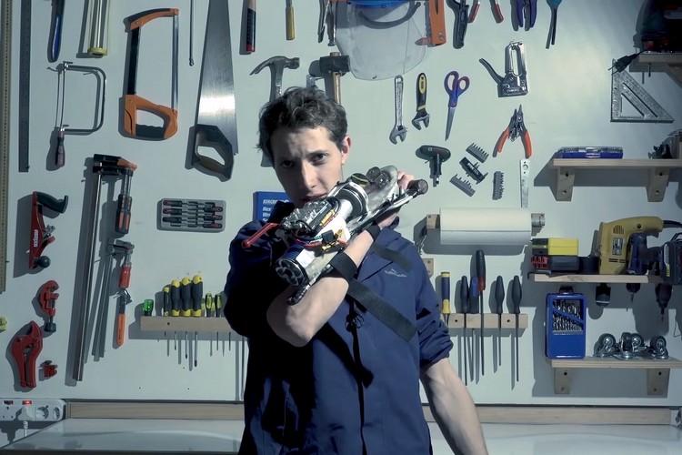 Check Out This Batman Grappling Gun That Actually Works | Beebom