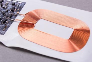 What is Wireless Charging and How Does it Work - Explained | Beebom