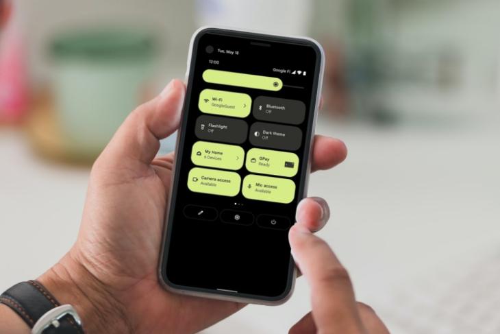 How to Quickly Disable Camera or Mic Access in Android 12 | Beebom