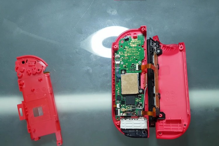 A YouTuber Fixes Joy-Con Drift Issue With a Piece of Cardboard | Beebom