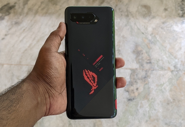 Asus ROG Phone 5 Review: Peak Mobile Gaming Experience! | Beebom