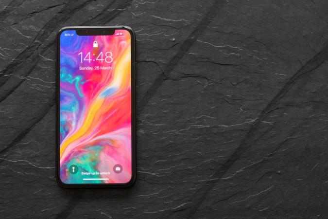 This Pilot's iPhone X Survived an 11,500-Feet Drop and Came out Without ...