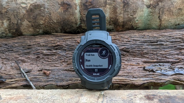 Garmin Instinct 2 Solar Review: Unlimited Battery Life? | Beebom