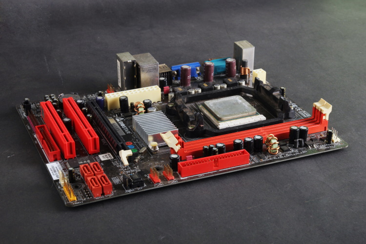 What Is a Motherboard? Explained! | Beebom