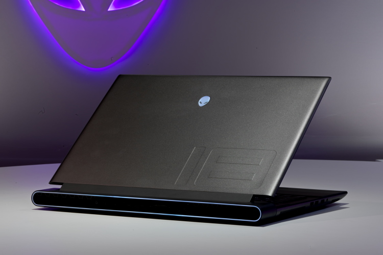 CES 2023: Alienware M18 Gaming Laptop Kommt Mit Einem Großen 18-Zoll ...