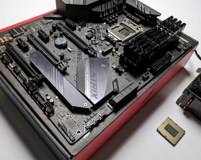 How to Install Intel or AMD CPU on Your Motherboard (2024) | Beebom