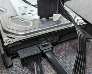 How to Install a Power Supply (PSU) in Your PC (2024) | Beebom