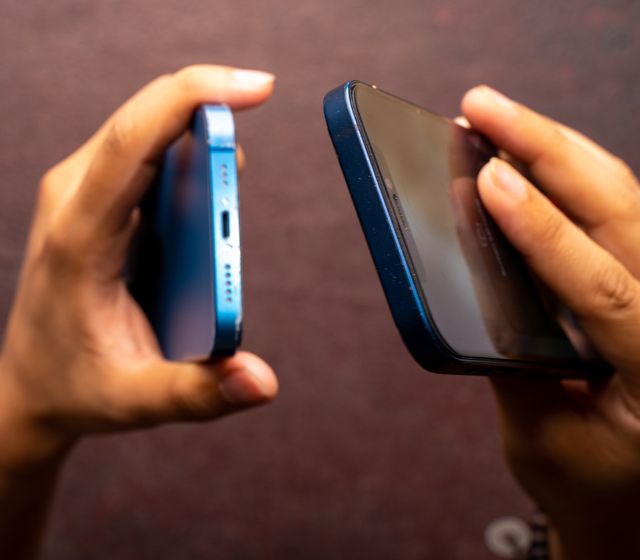 How to Clean Charging Port on iPhone (2024 Guide) | Beebom