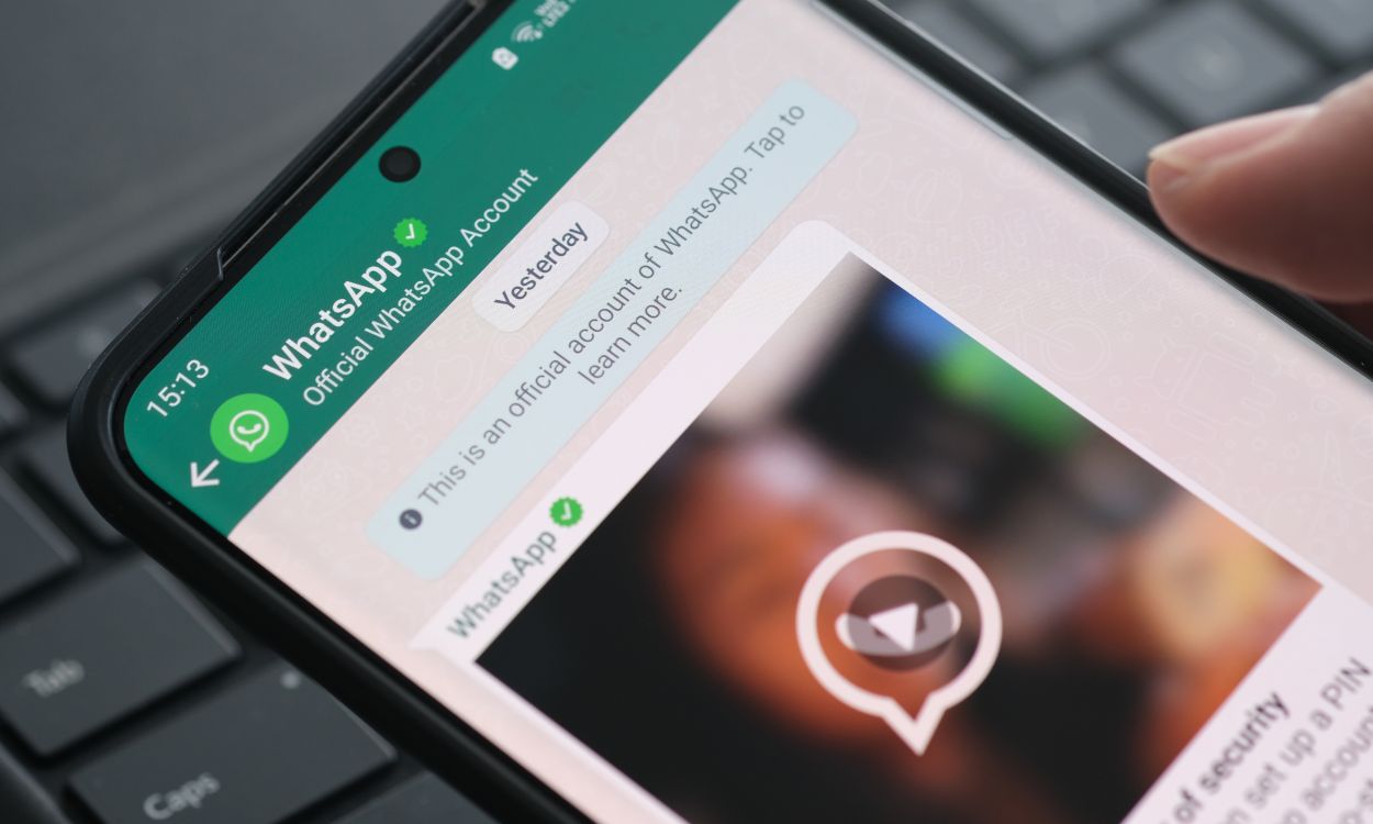 WhatsApp Now Stops Users from Taking Screenshots of Profile Photos | Beebom