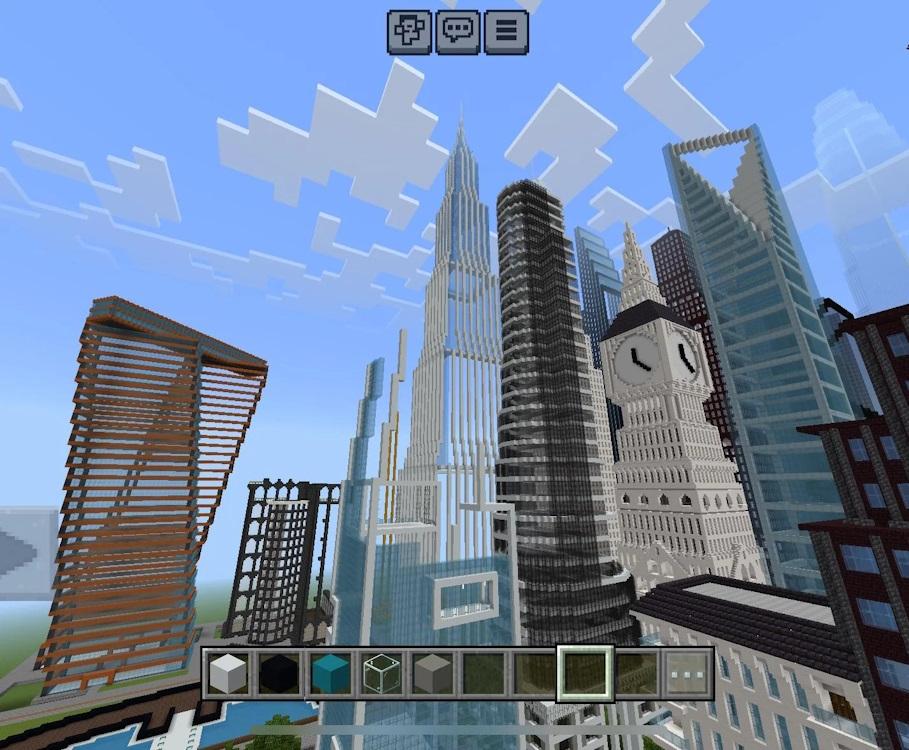 This Minecraft Player Is Building a Large City in MCPE on Mobile | Beebom