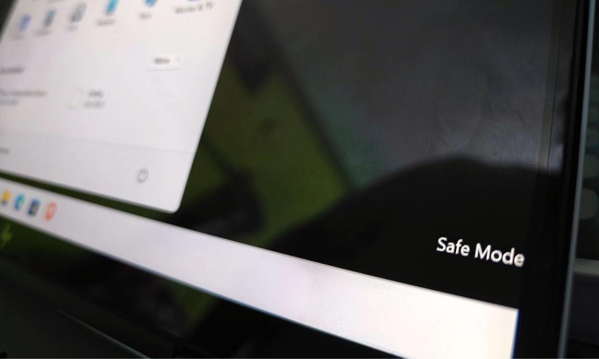 How to Remove the Language Switcher from Windows 11 Taskbar | Beebom