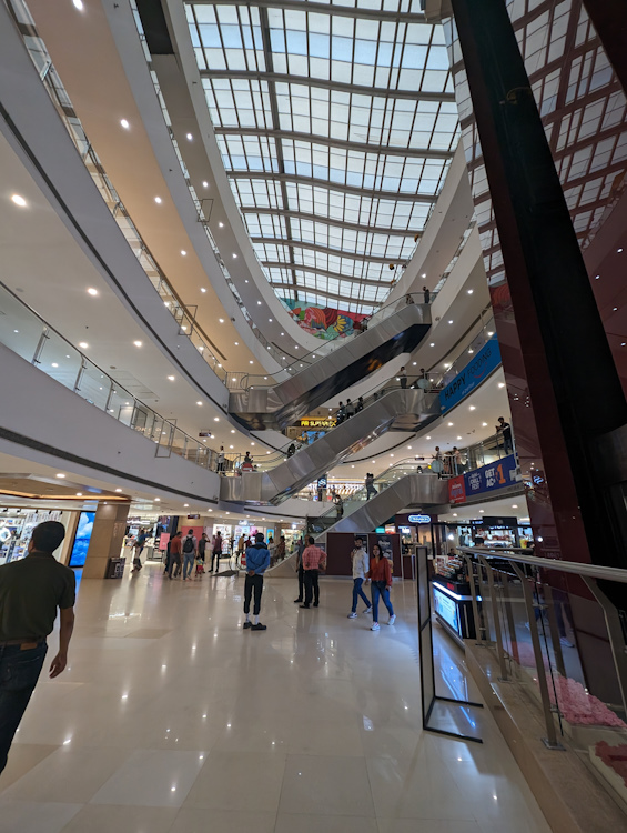 Pixel 8a vs Pixel 8: Which Should You Buy? | Beebom