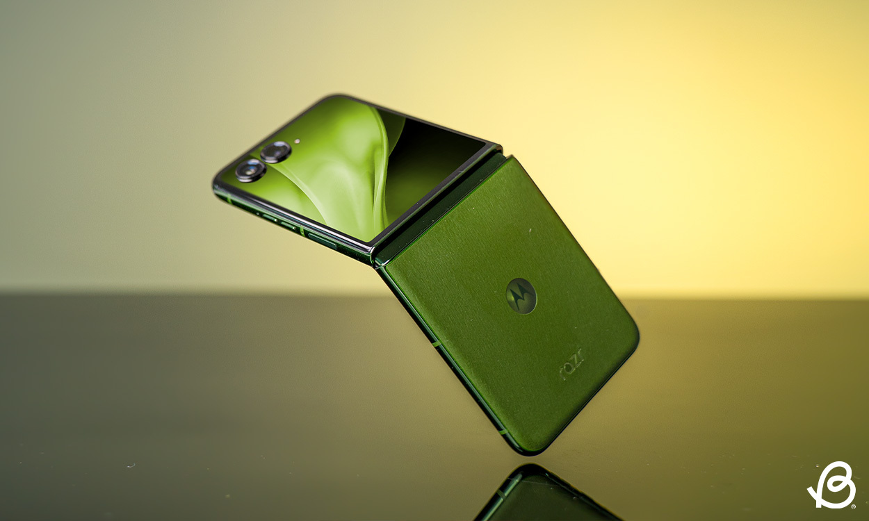 Motorola Razr 50 Ultra First Impressions: The Best Flip Phone You Can ...