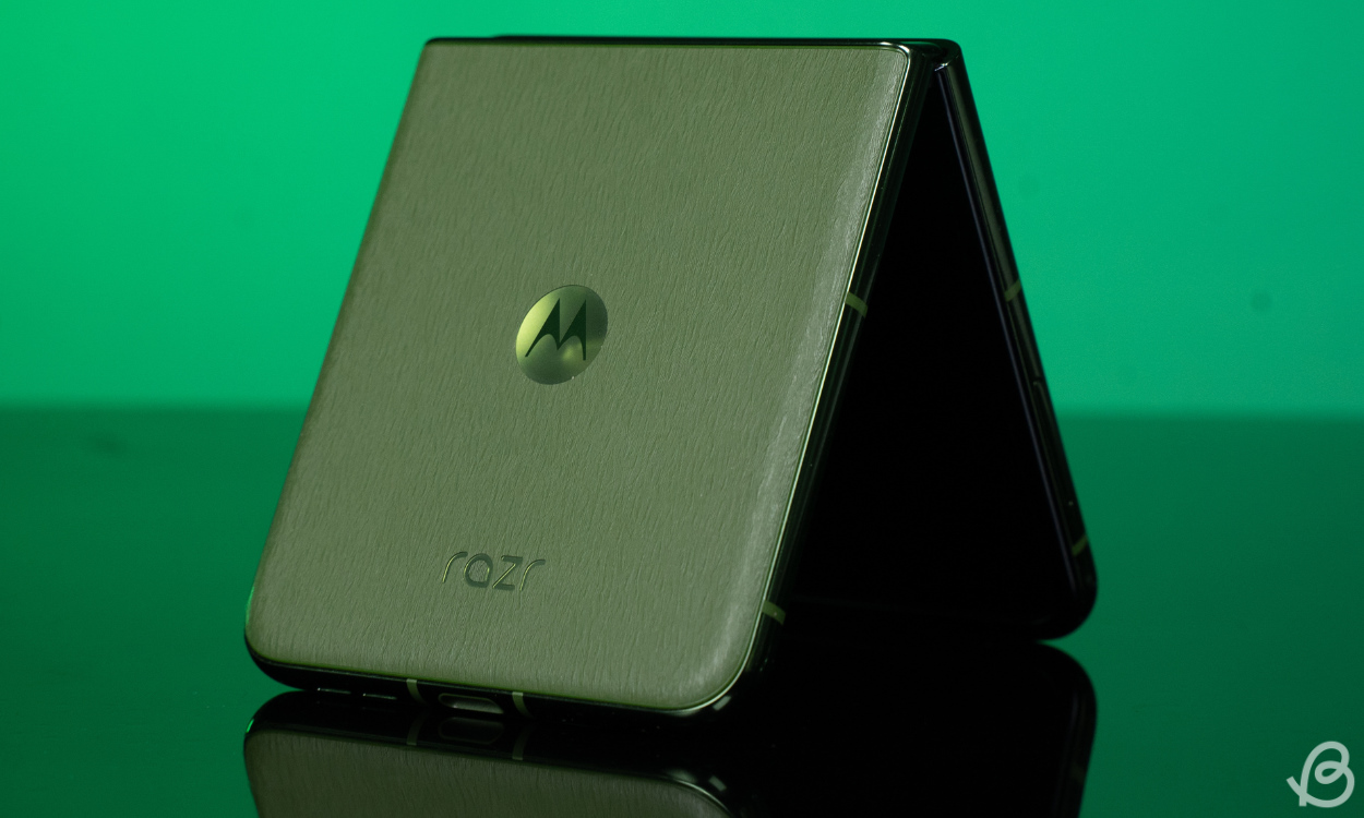 Motorola Razr 50 Ultra First Impressions: The Best Flip Phone You Can ...