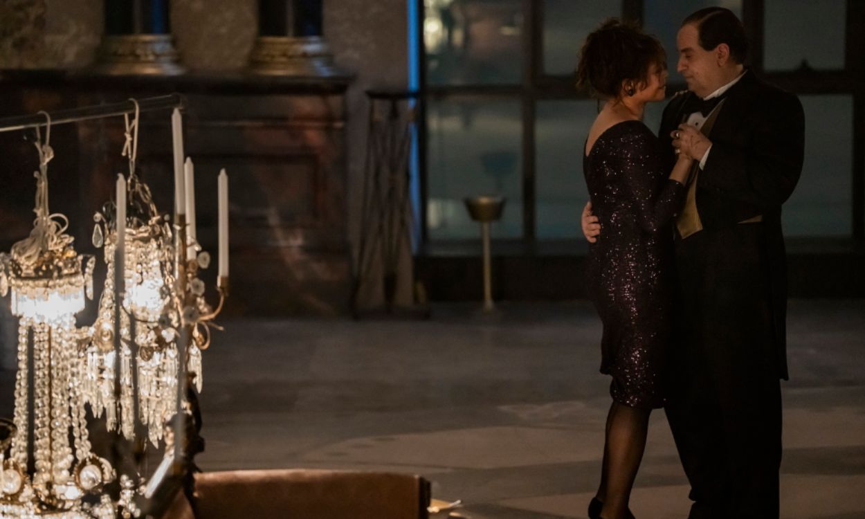 The Penguin Episode 8 Ending Explained: Bat Signal Shows Batman Is Back | Beebom